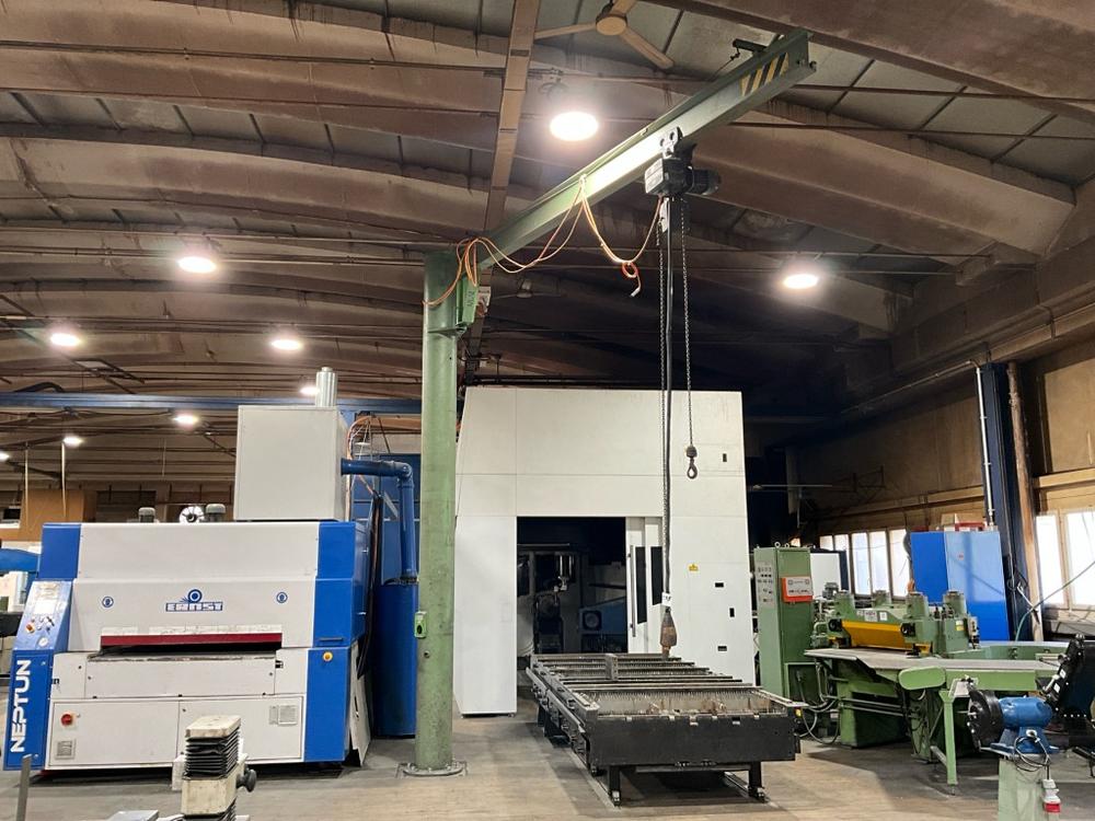 Demag pillar jib crane | Dome Auctions